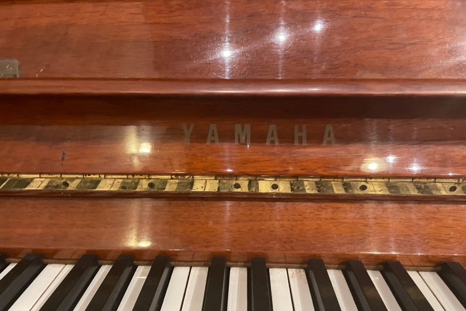 S5a yamaha piano - gasedh